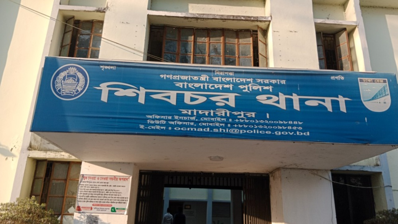 শিবচরে ড্রাম ট্রাক-মোটরসাইকেল সংঘর্ষে নিহত ১